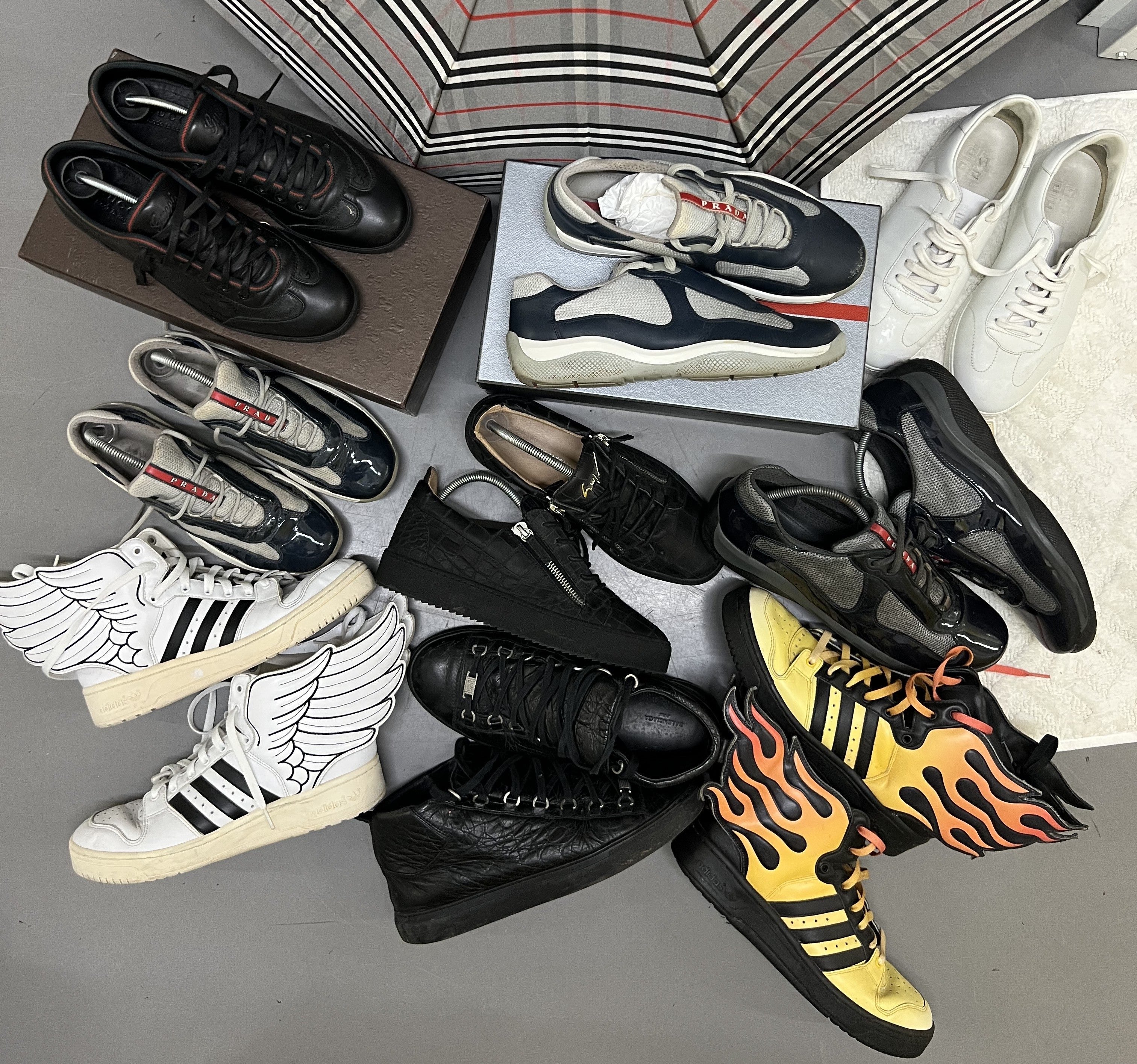 Footwear – Hopper Sector